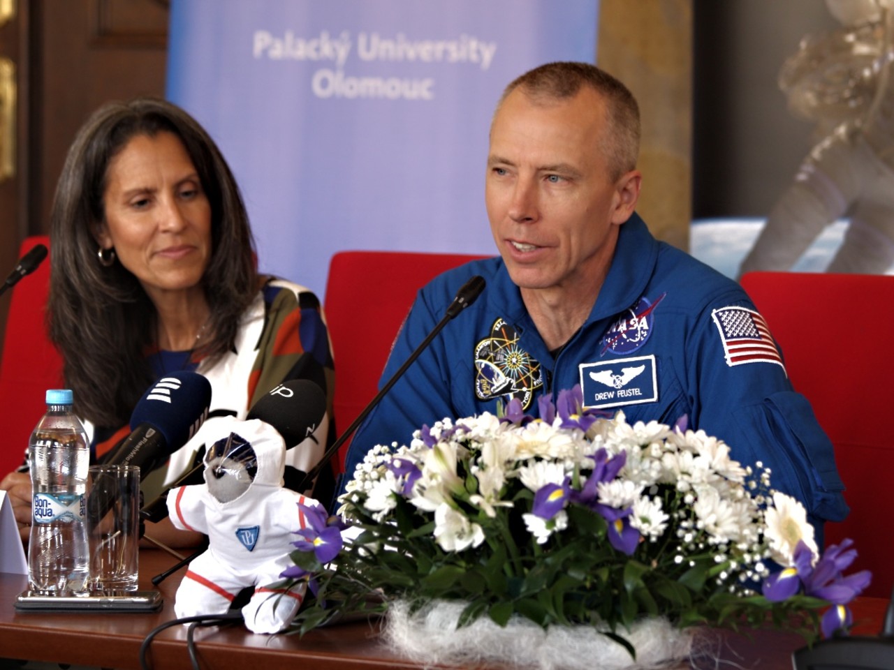 Astronaut Andrew Feustel dnes na UP: medaile, besedy a plyšový ...